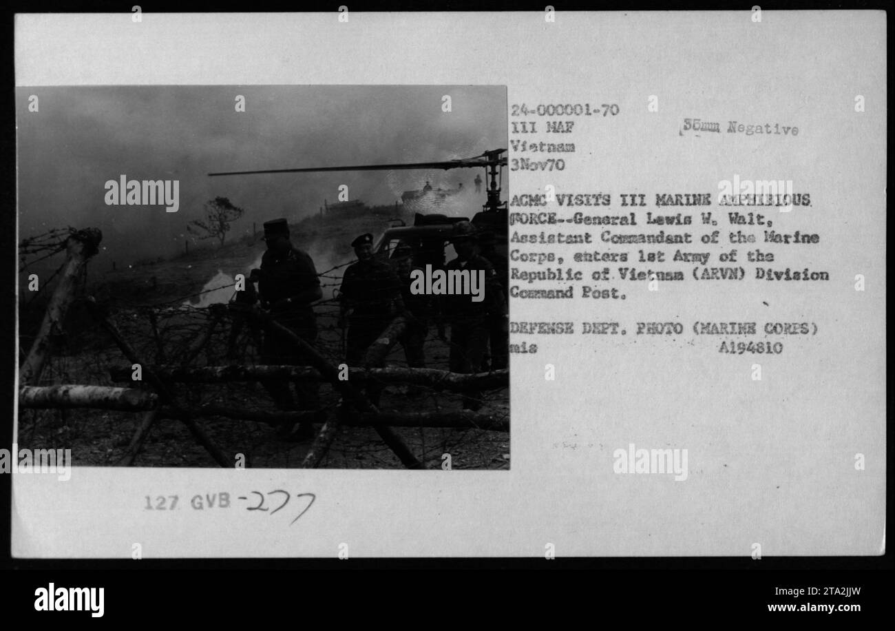 Generalleutnant Lewis W. Walt, Assistant Commandant des Marine Corps ...