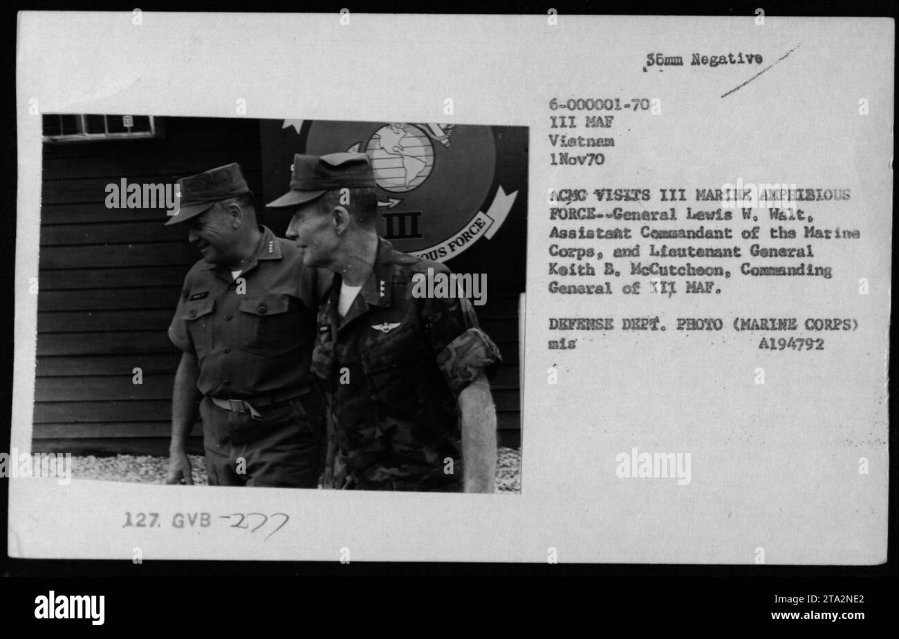 Generalleutnant Lewis W Walt besuchte am 1. November 1970 die III ...