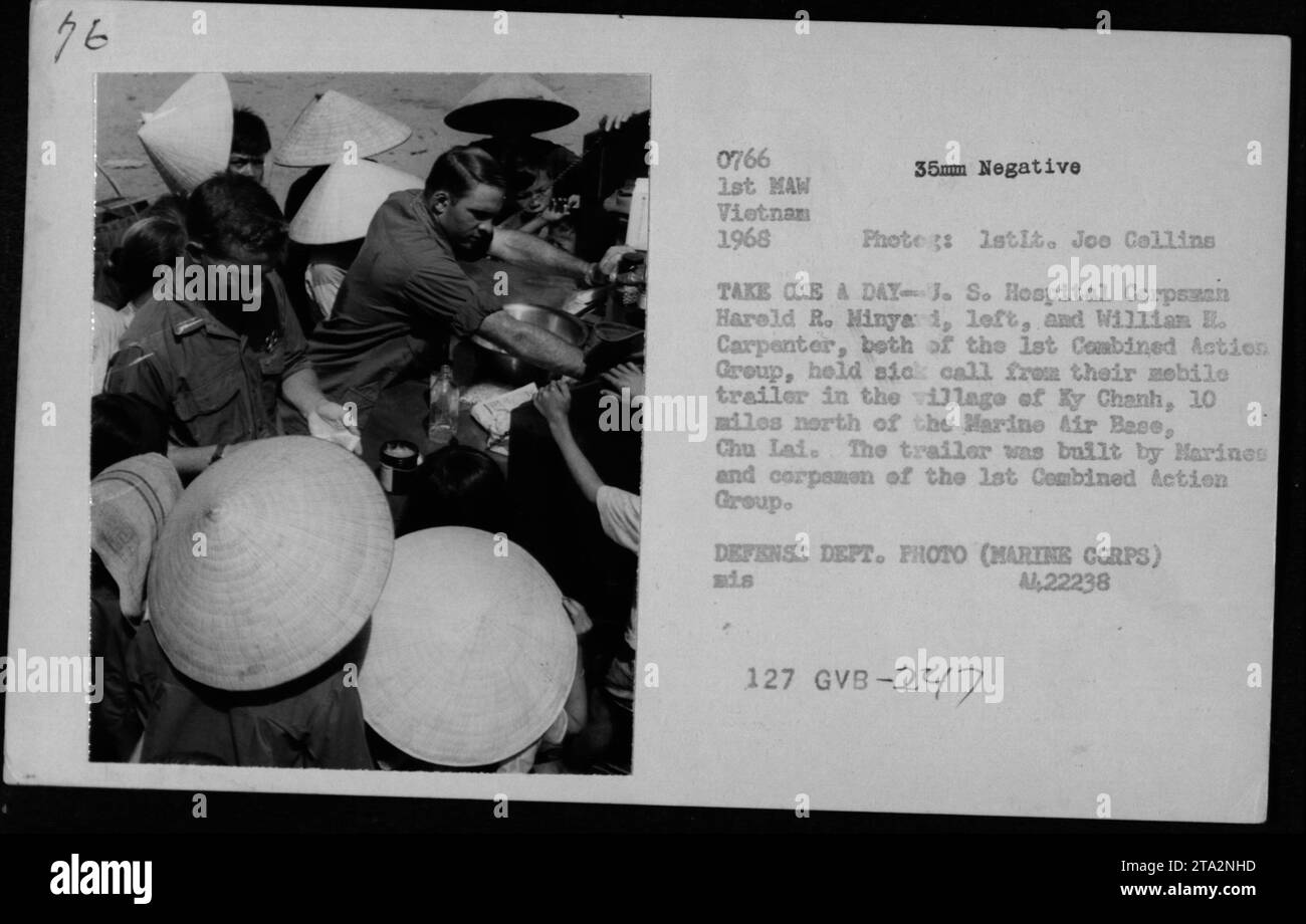 „1968 hielten Krankenhauskorpsman Harold R. Hinya und William R ...