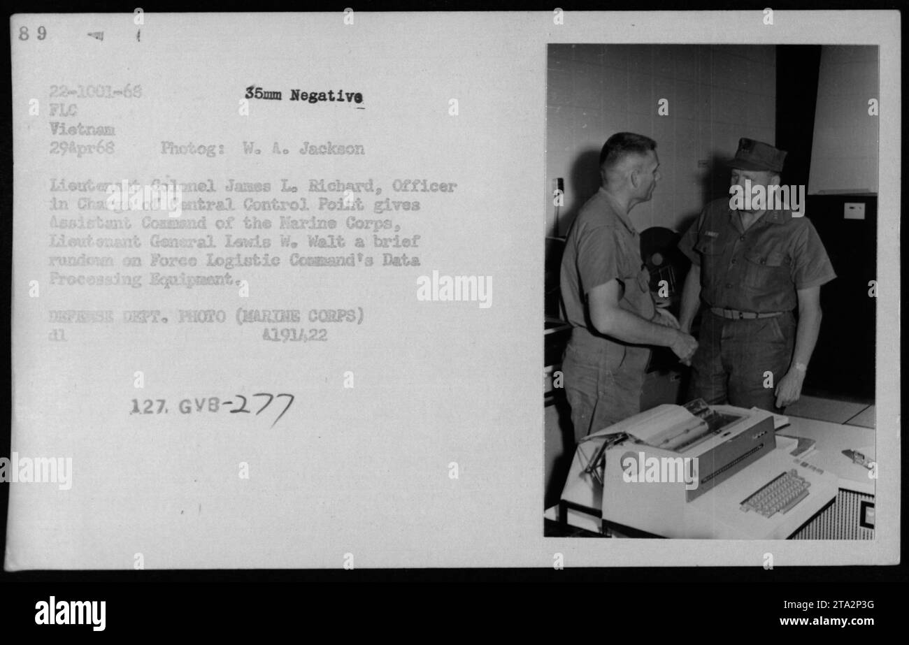 Generalleutnant Lewis W. Walt, Assistant Command of the Marine Corps ...