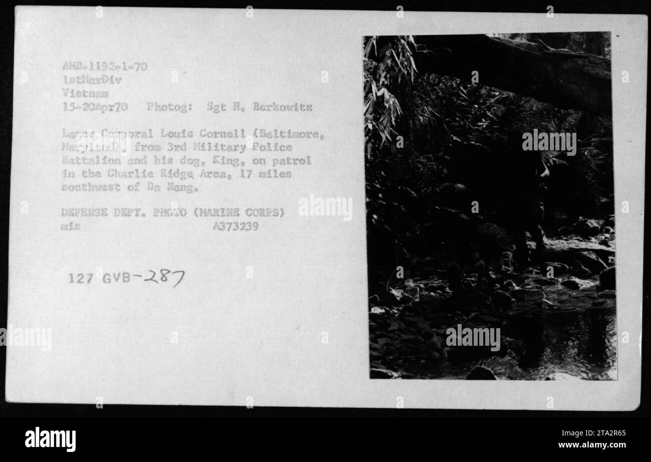 Lance Corporal Louis Cornell vom 3. Militärpolizeibataillon wird hier ...