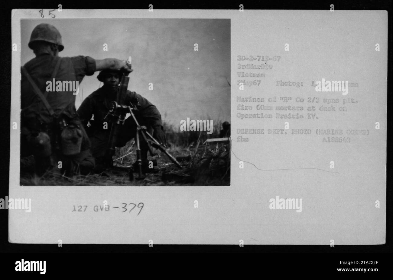 Marines der Kompanie 2/3 werden am 2. Mai 1967 während der Operation ...
