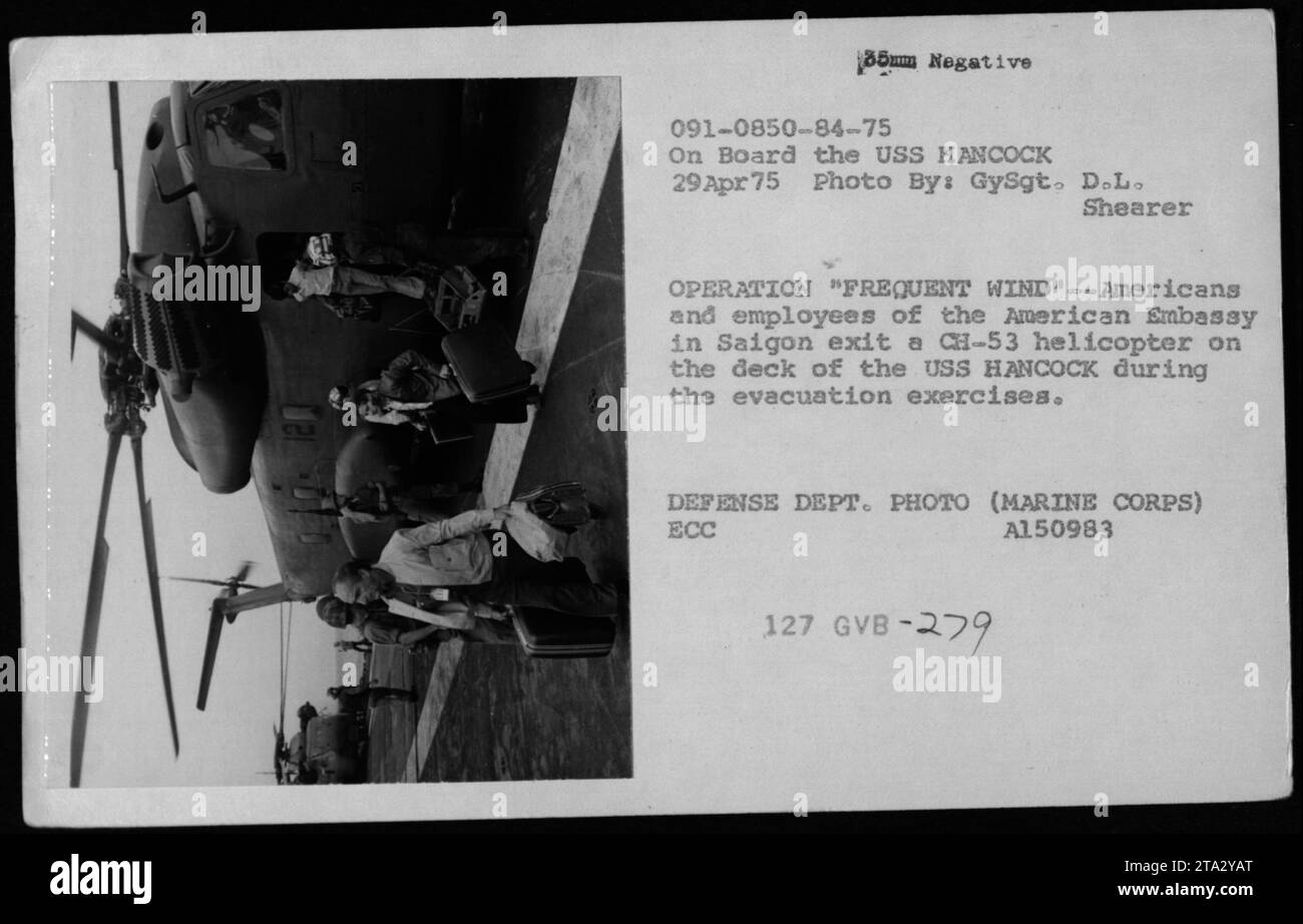 Uss hancock 29 april 1975 foto -Fotos und -Bildmaterial in hoher ...