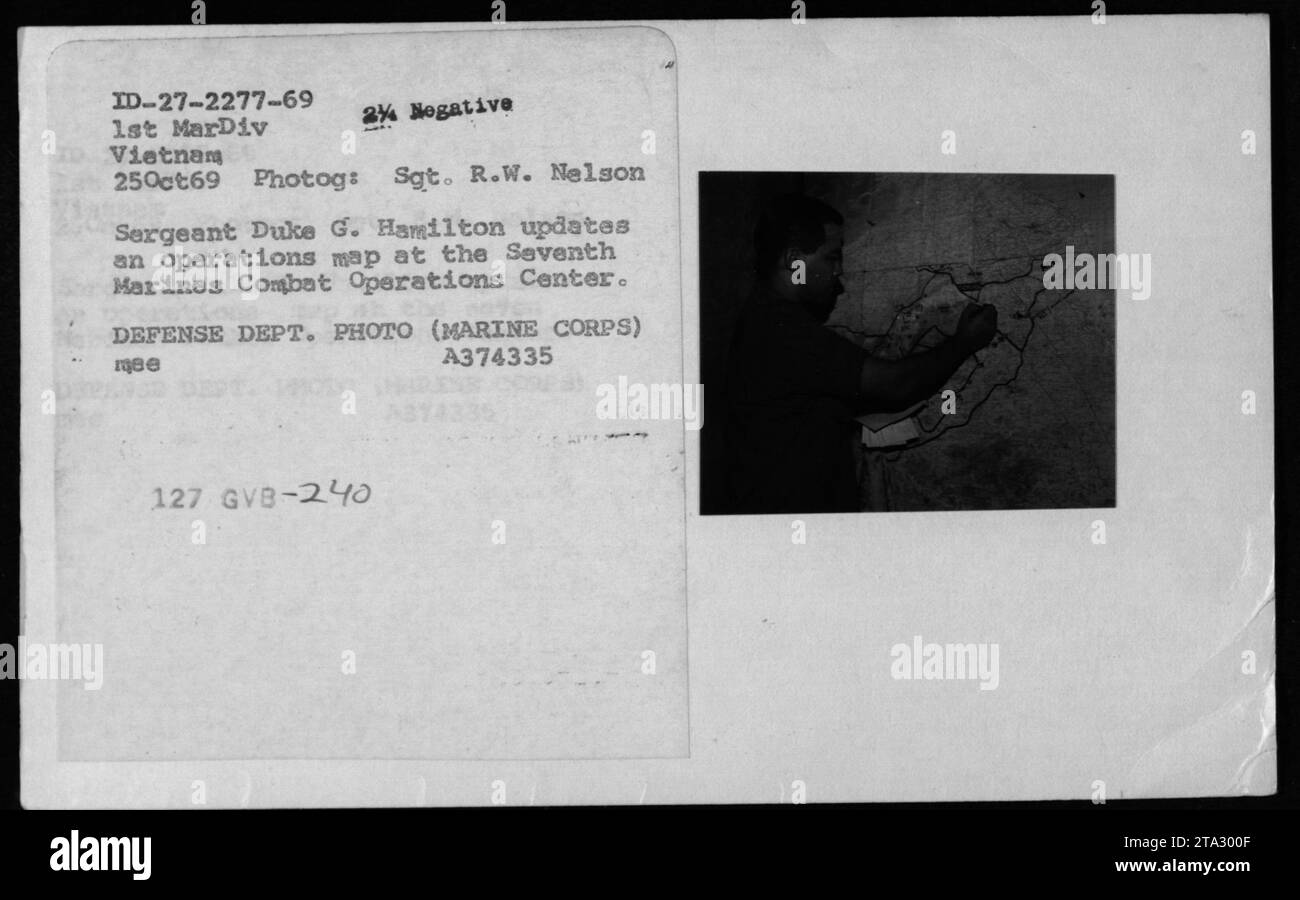 Base defense operations center Schwarzweiß-Stockfotos und -bilder - Alamy