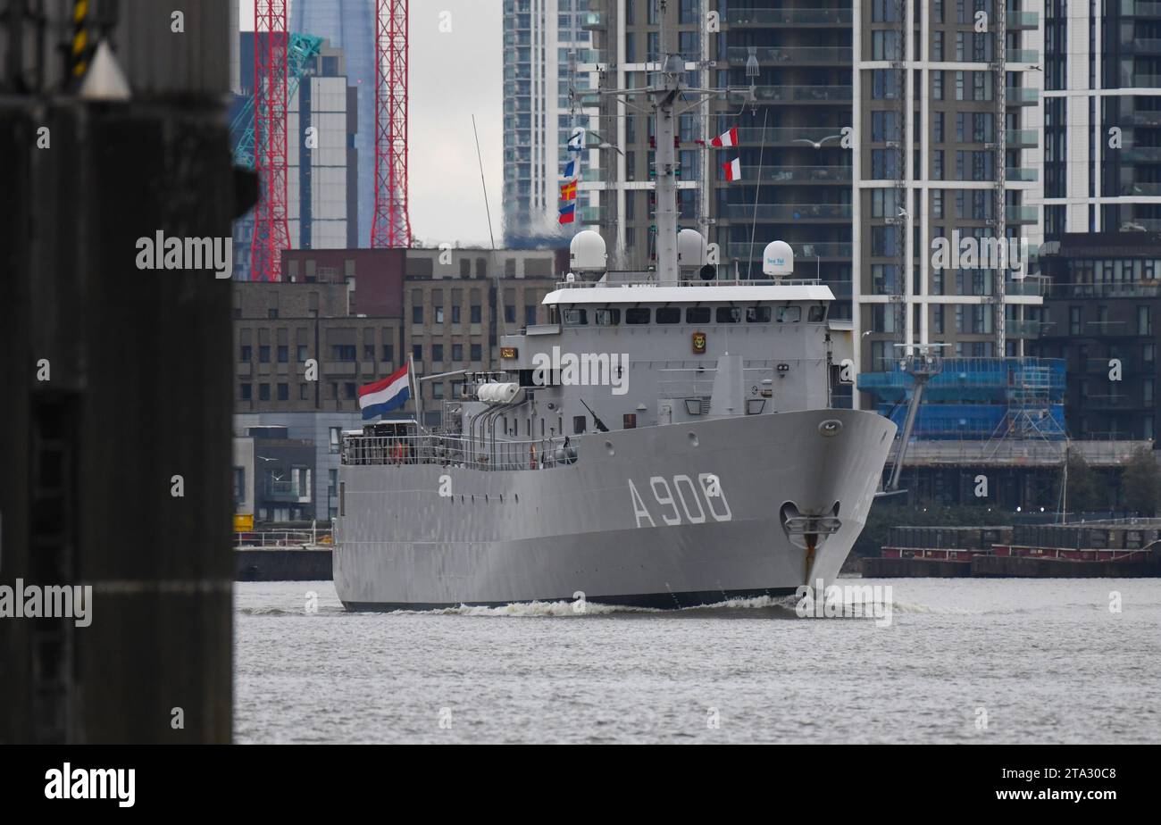 Das U-Boot-Unterstützungs- und Torpedorückgewinnungsschiff der Royal ...