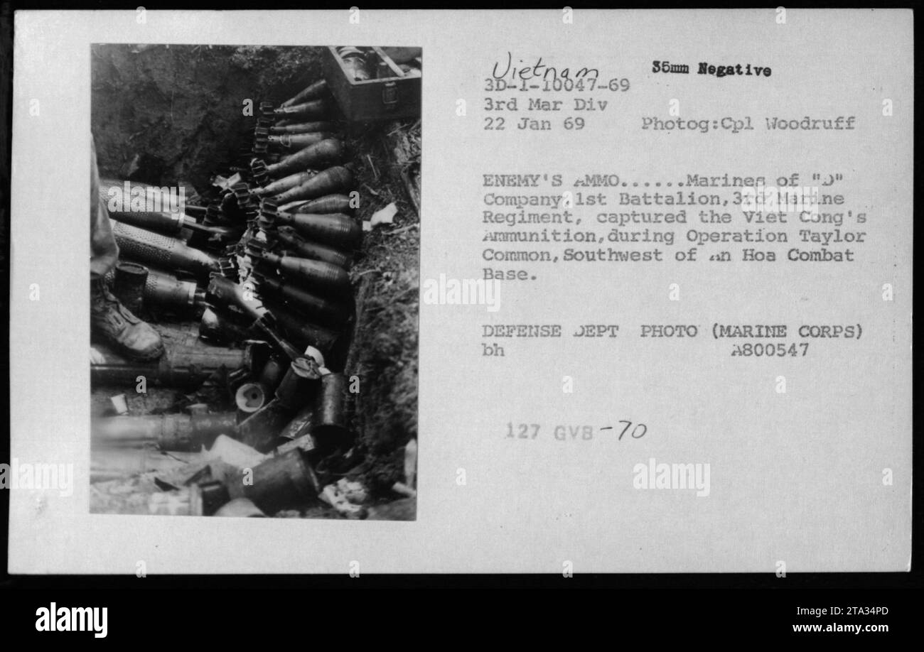 Marines der Kompanie, 1. Bataillon, 3. Marine-Regiment, eroberten die ...