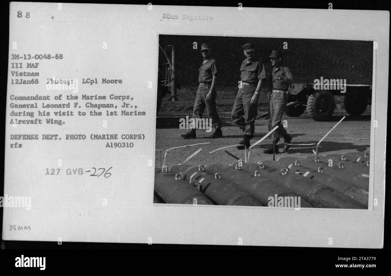 General Leonard F. Chapman, Jr., Kommandant des Marine Corps, besucht ...