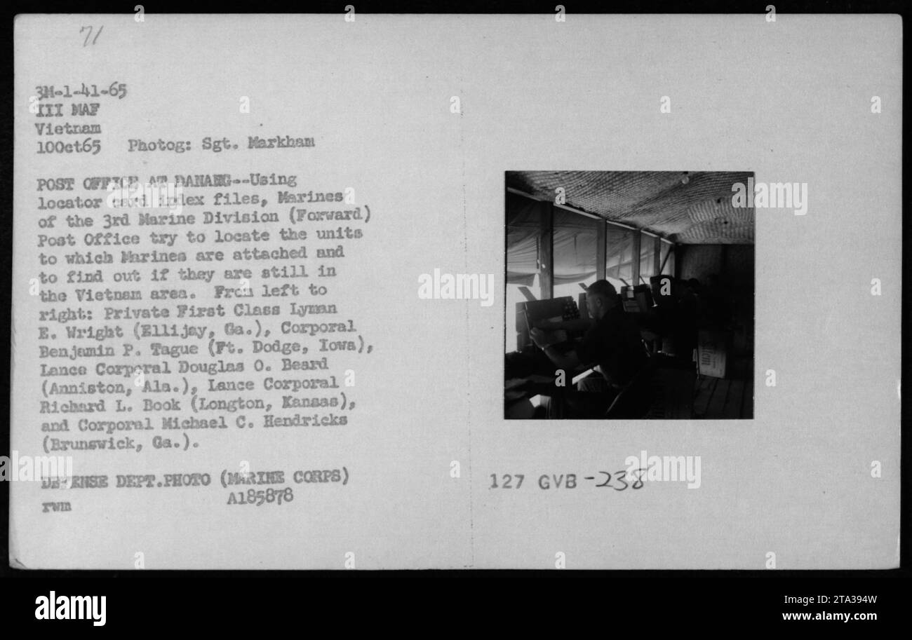 Marines im Postamt der 3rd Marine Division (Forward) in Danaeg, Vietnam ...