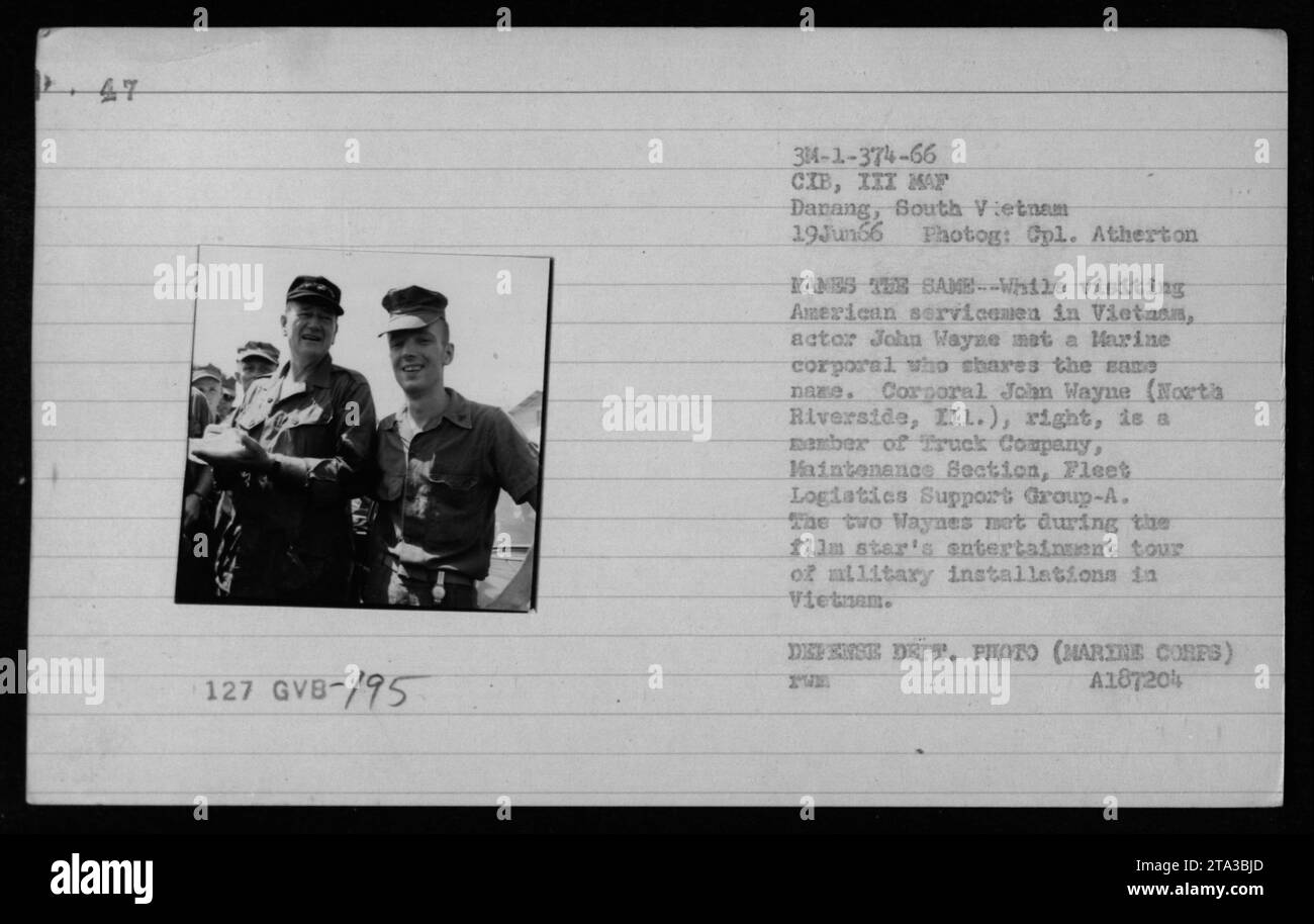 Schauspieler John Wayne trifft auf Marine Corporal John Wayne (Horta ...