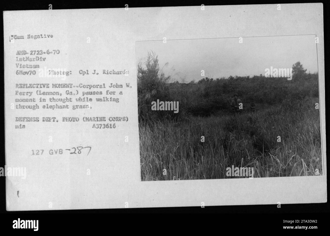 Der Marine Corps-Korps-Corporal John W. Perry aus Lennon, Georgia ...