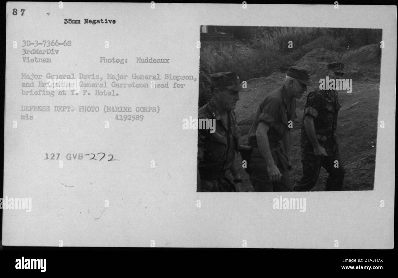 Militärangehörige, Major General Davis, Major General Simpson und ...