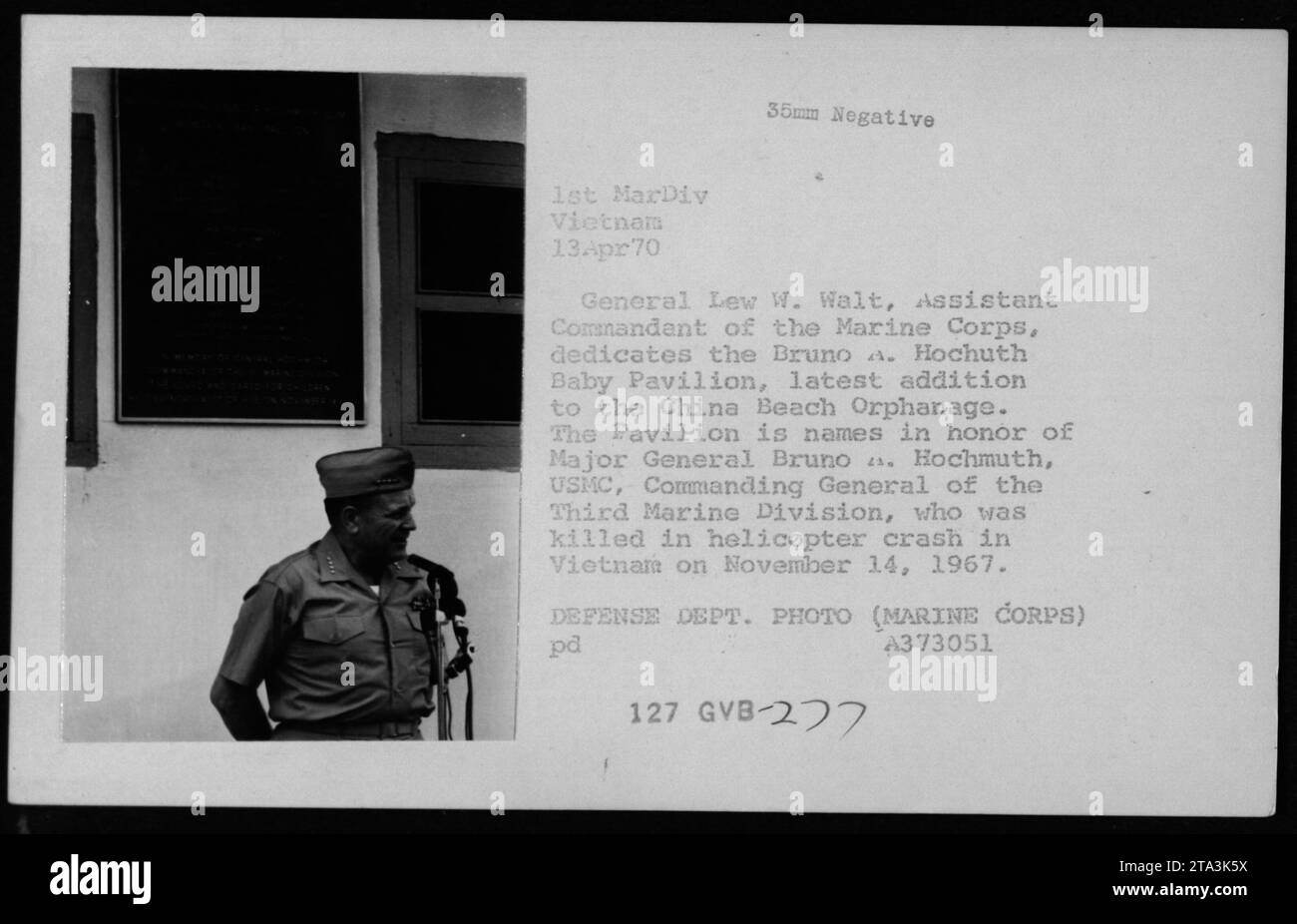 Generalleutnant Lewis W. Walt, stellvertretender Kommandant des Marine ...