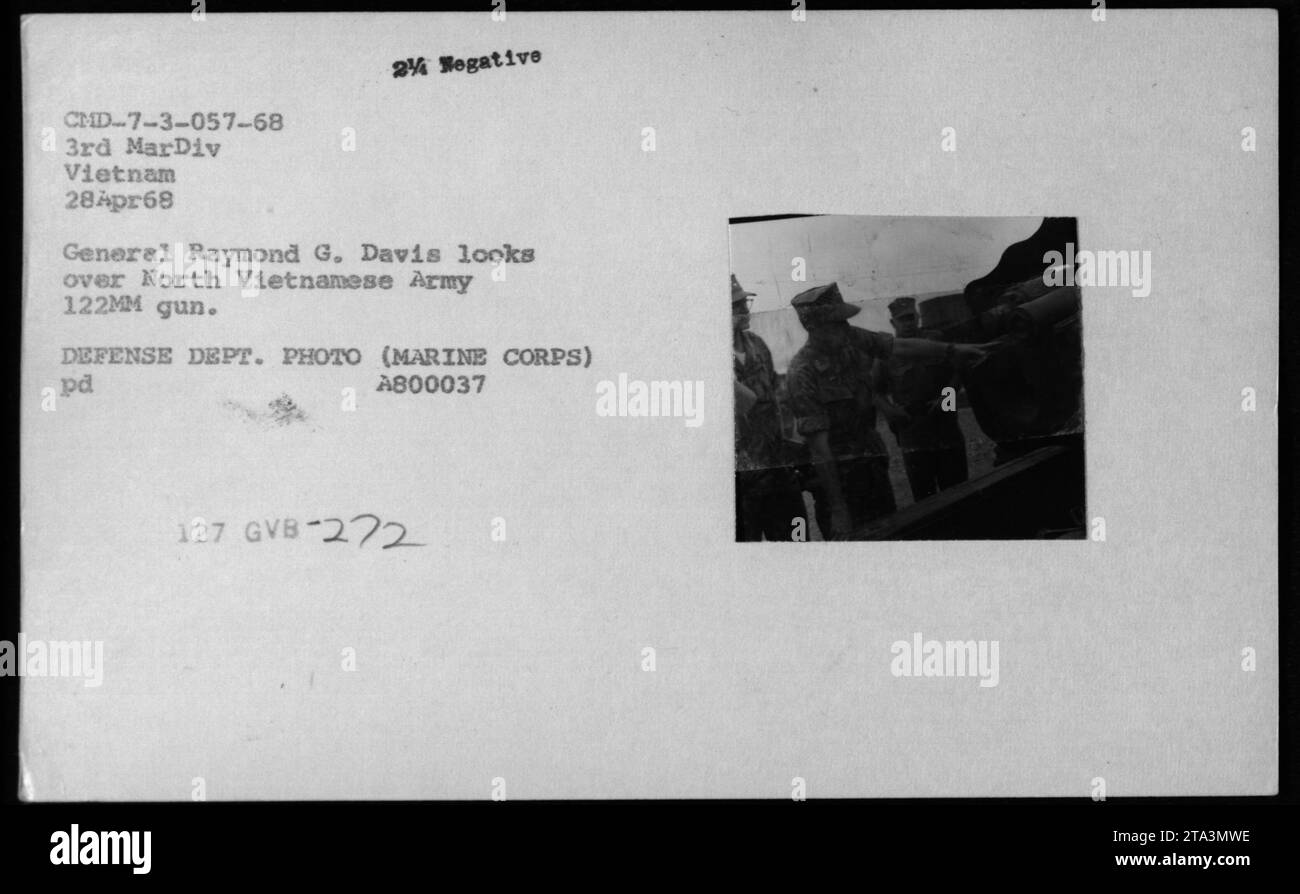 Vietnamesisch beobachtet -Fotos und -Bildmaterial in hoher Auflösung ...