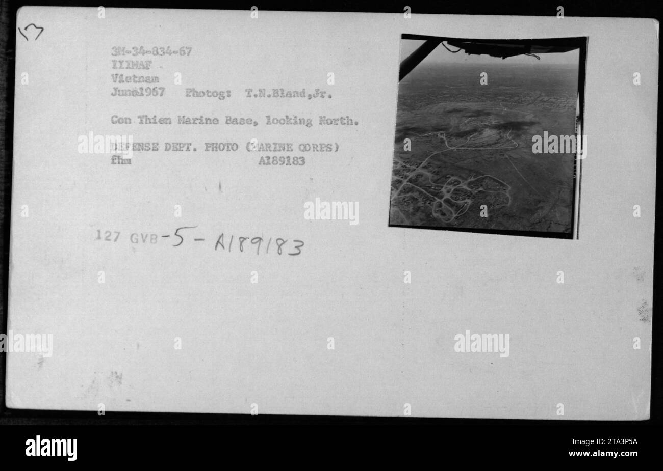 Luftaufnahme der Con Thien Marine Base in Vietnam, aufgenommen im Juni ...