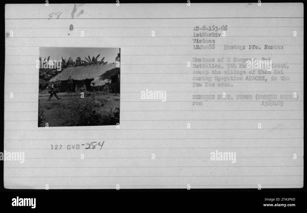 Die US-Marines führten am 12. Juni 1966 eine Patrouille im Dorf Than ...