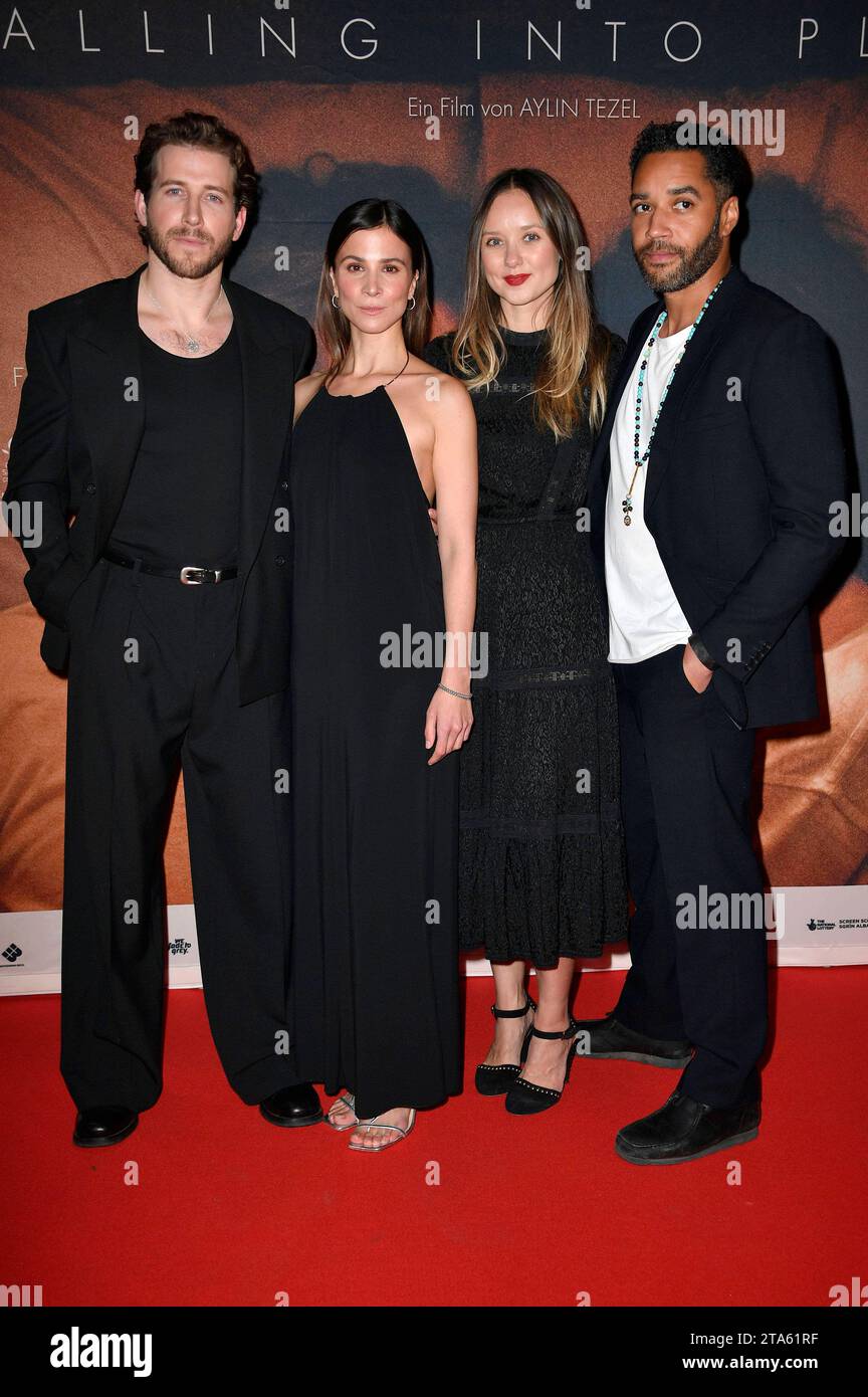 Chris Fulton, Aylin Tezel, Alexandra Dowling und Samuel Anderson bei ...