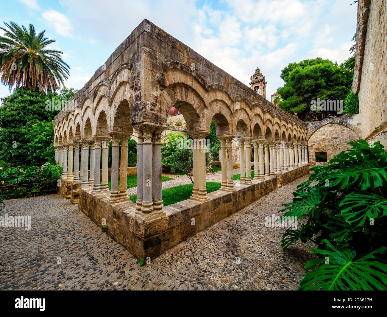 Kreuzgang der kirche san giovanni degli eremiti -Fotos und ...