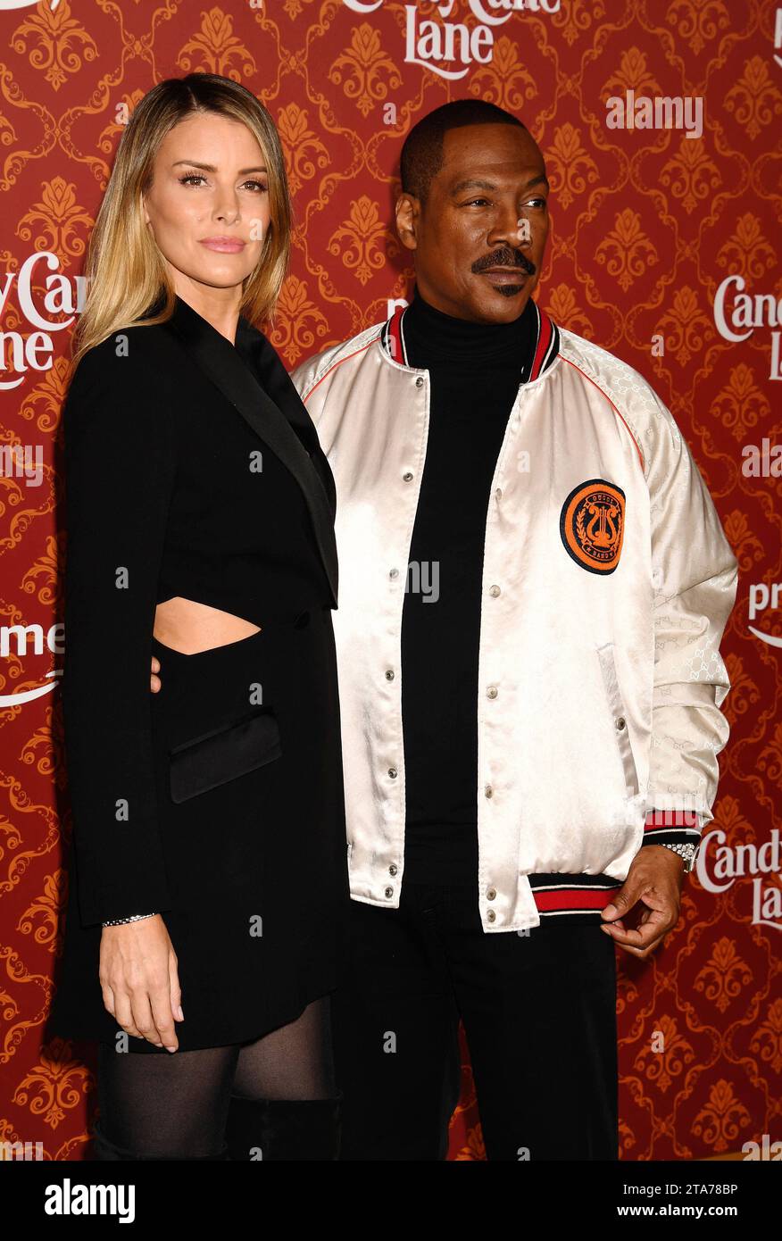 LOS ANGELES, KALIFORNIEN - 28. NOVEMBER: Paige Butcher und Eddie Murphy ...
