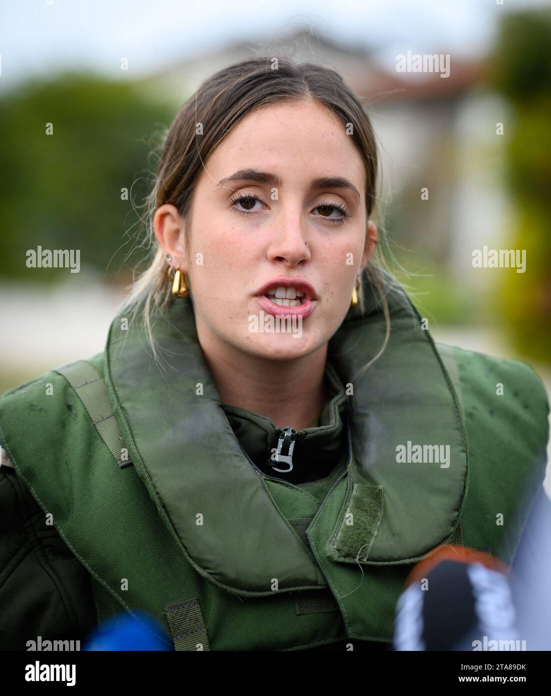 27. November 2023, Israel, Beeri: Maya Bertwich, Hauptmann der ...