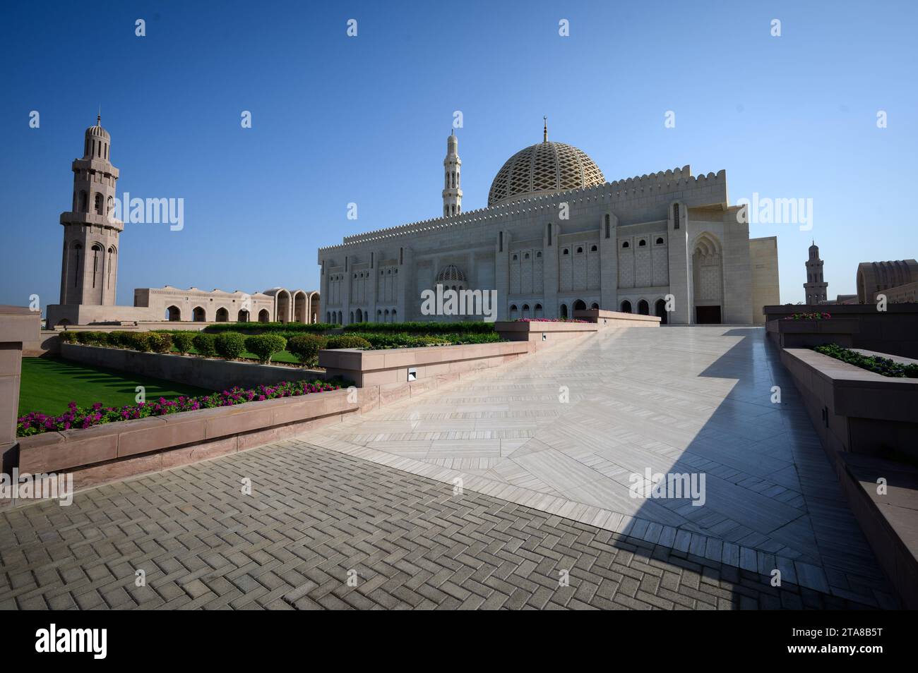 Maskat, Oman. November 2023. Die Sultan-Qabus-Moschee in Maskat. Die ... Maskat, Oman. November 2023. Die Sultan-Qabus-Moschee in Maskat. Die ...