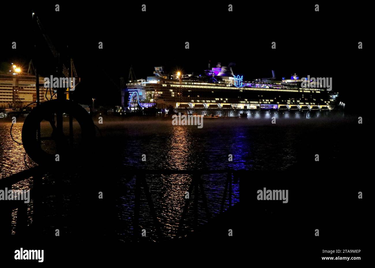 Raisio, Finnland. November 2023. Das Symbol der Meyer's Turku ist am 27 ...