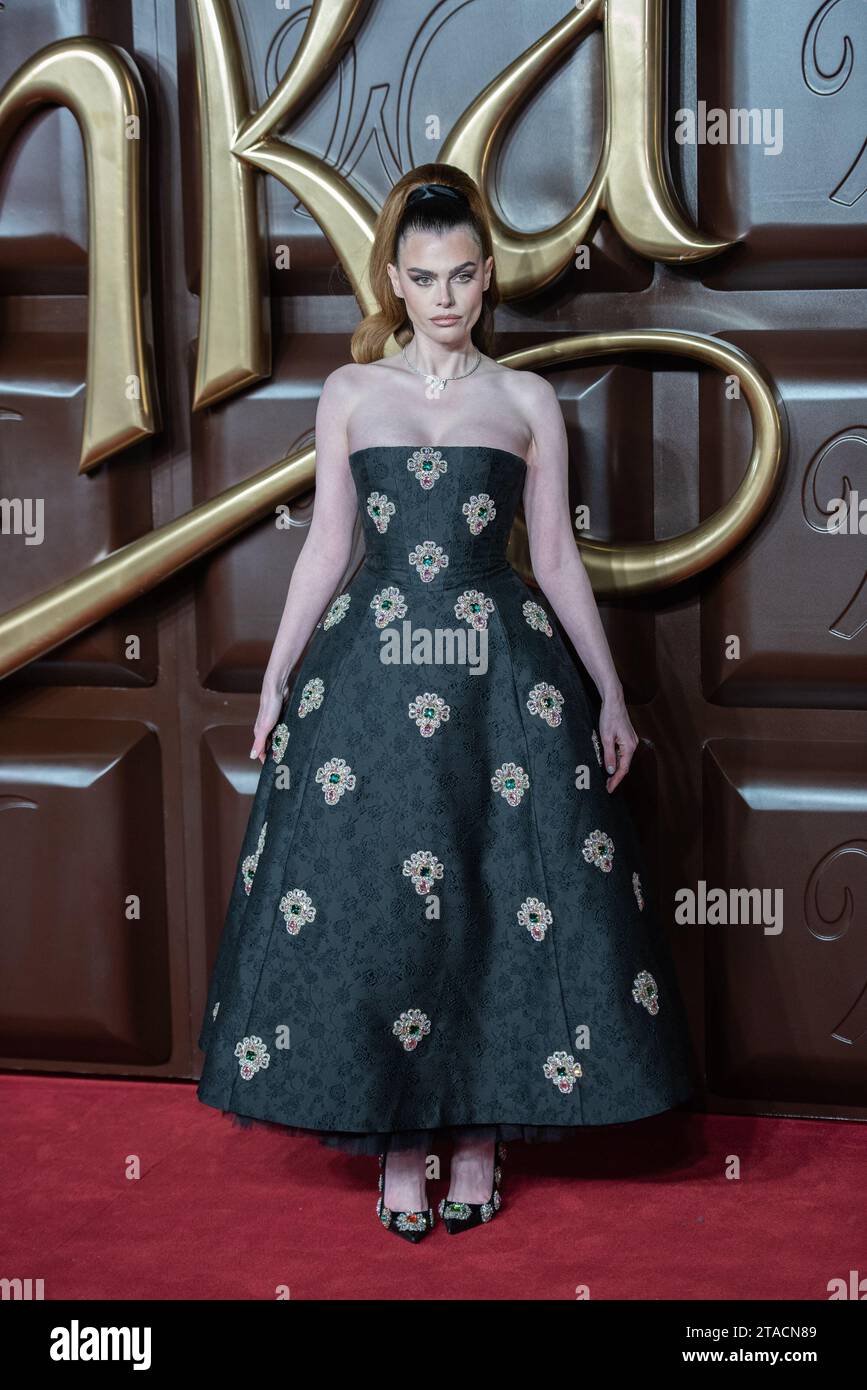 Charli Howard nimmt an der „Wonka“-Weltpremiere in der Royal Festival ...