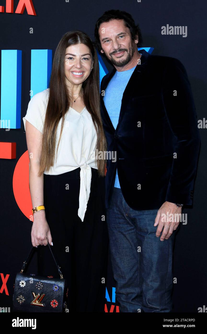 Pinar Toprak und Stephane Emeret bei der Premiere des Netflix filmen ...