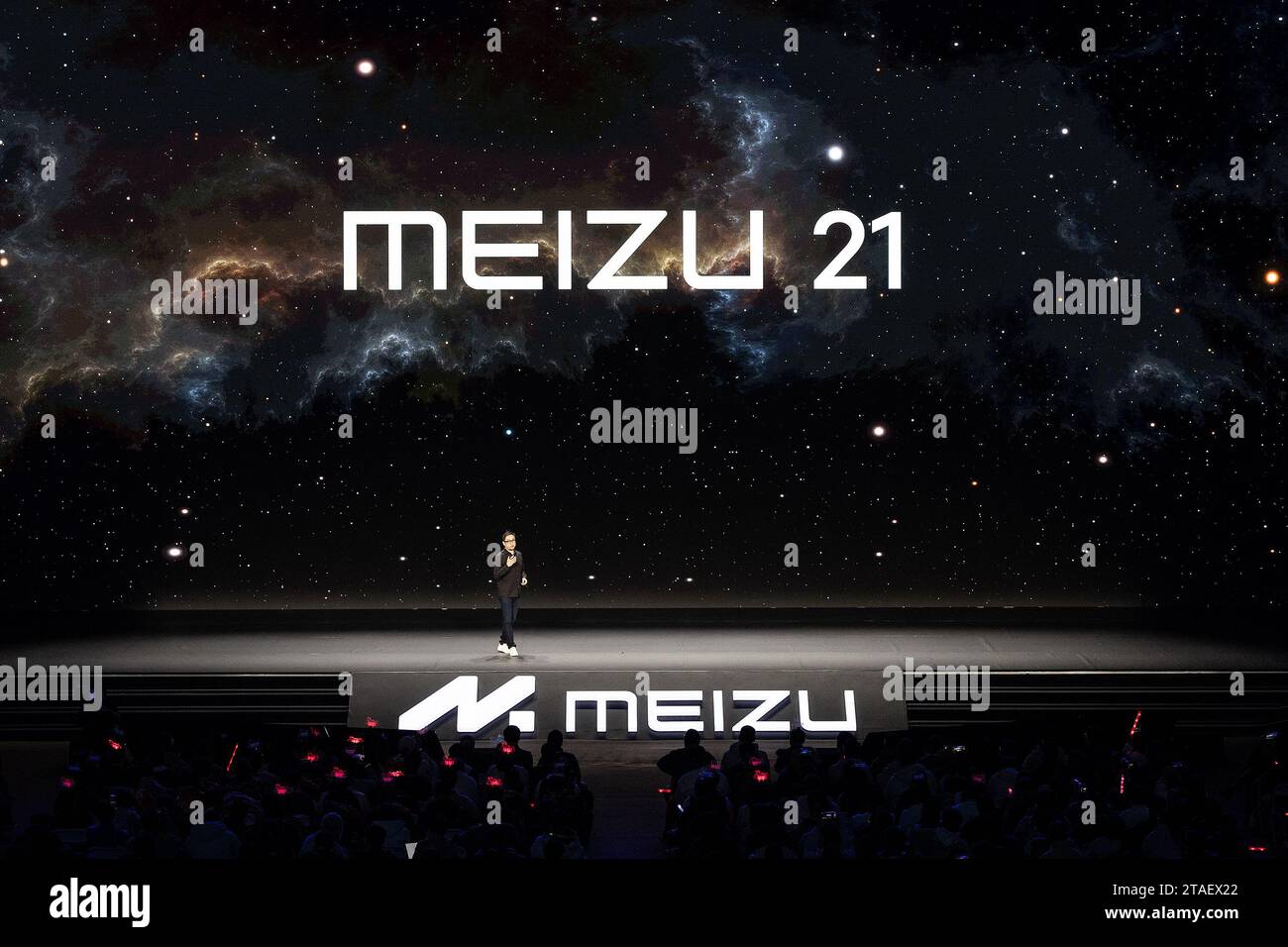 Wuhan, China. November 2023 30. ShenZiyu, CEO der Xingji Meizu Group, spricht während einer ...