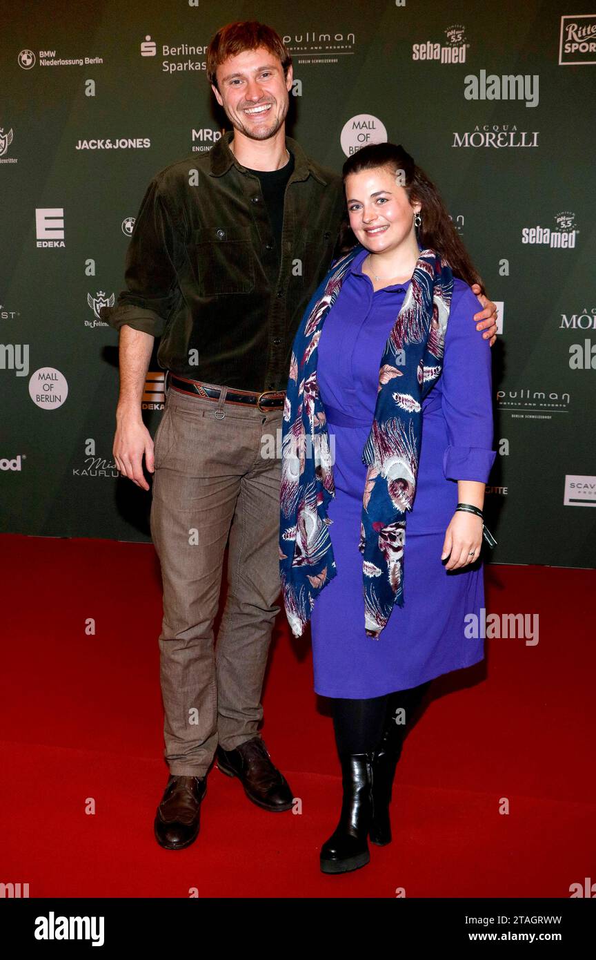 Frederic Brossier und Ronja Forcher bei der Strassenfeger Charity ...