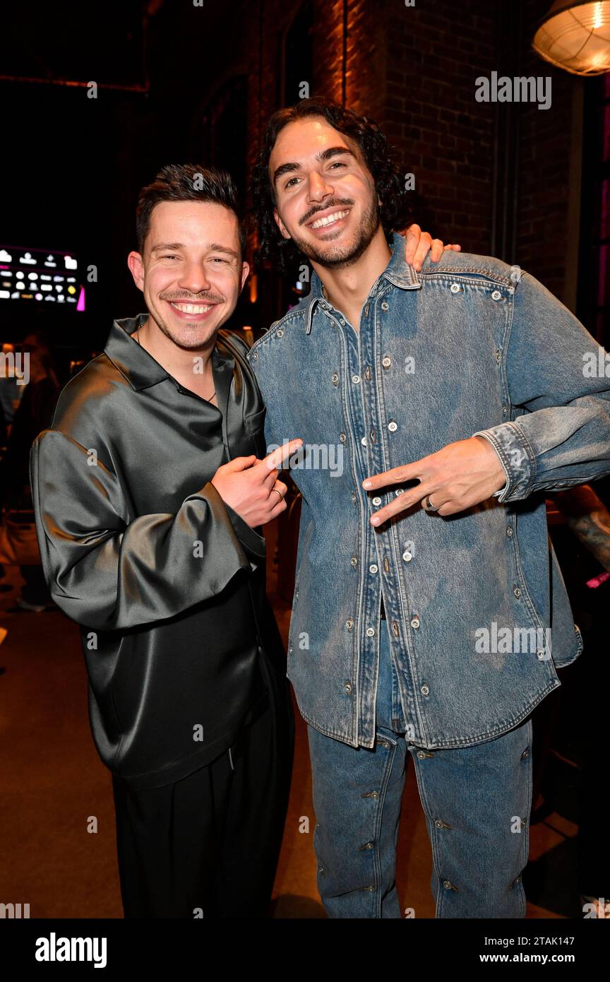 Nico Santos und Bojan 'Boki' Kalajdzic von ClockClock bei der 24. Verleihung der 1Live Krone ...