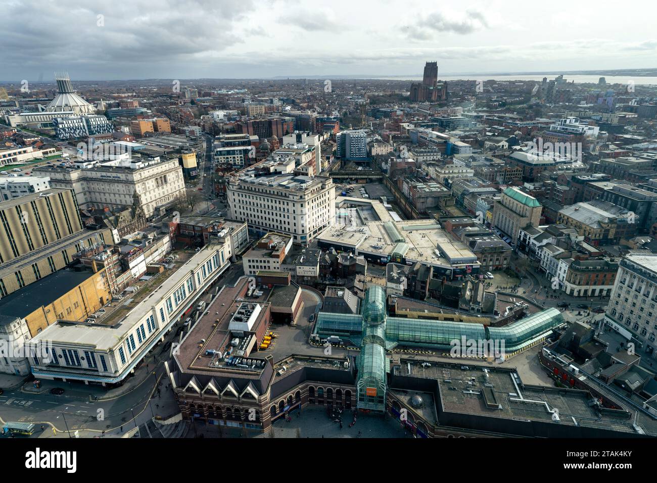 Liverpool cathedral aerial -Fotos und -Bildmaterial in hoher Auflösung ...