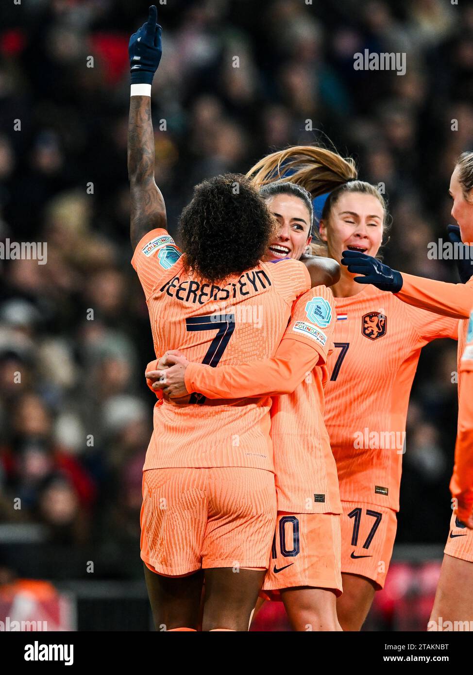 LONDON: Lineth Beerensteyn aus Holland feiert das 0-1 während des UEFA ...