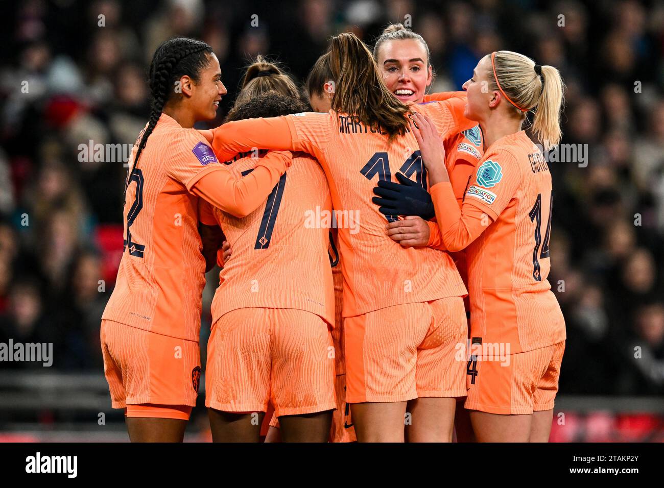 LONDON: Lineth Beerensteyn aus Holland feiert das 0-1 während des UEFA ...