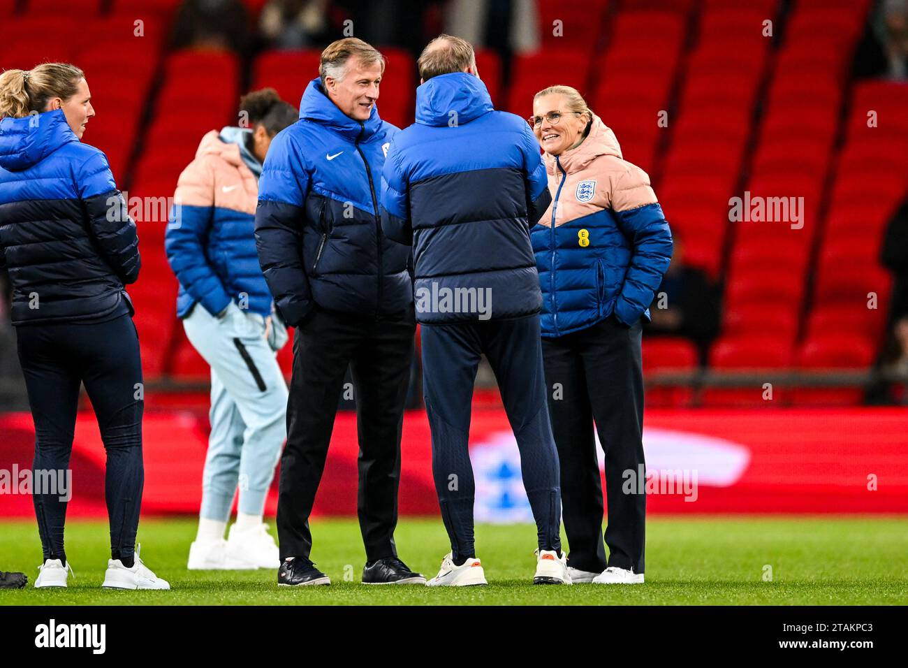 LONDON - (l-r) Holland-Trainer Andries Jonker, Holland-Assistenztrainer ...