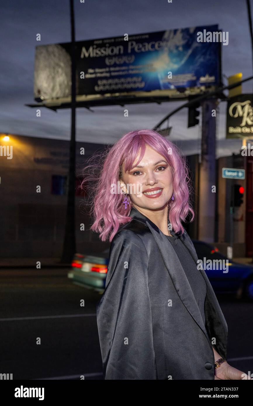 Los Angeles, USA. Dezember 2023. Schauspielerin Natasha Blasick nimmt ...