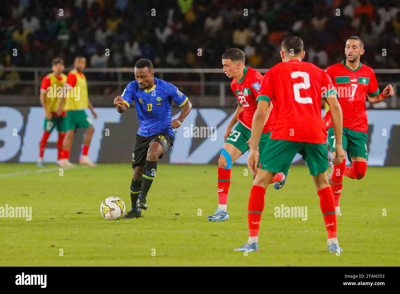 DAR es SALAAM, TANSANIA - 21. NOVEMBER: Sospeter Bajana aus Tansania ...