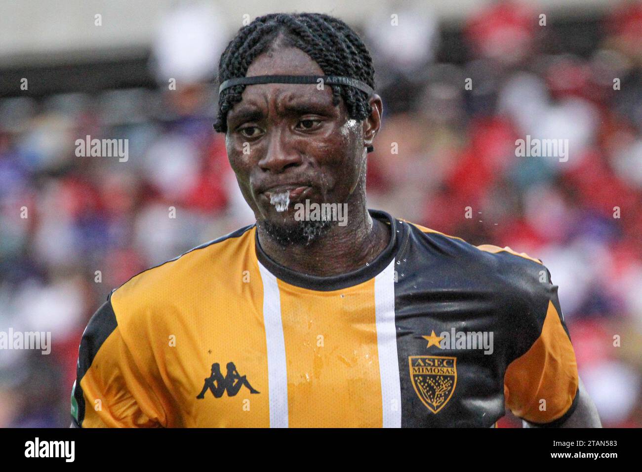 DAR es SALAAM, TANSANIA - 25. NOVEMBER: BEUGRE GBAKRE von Asec während ...