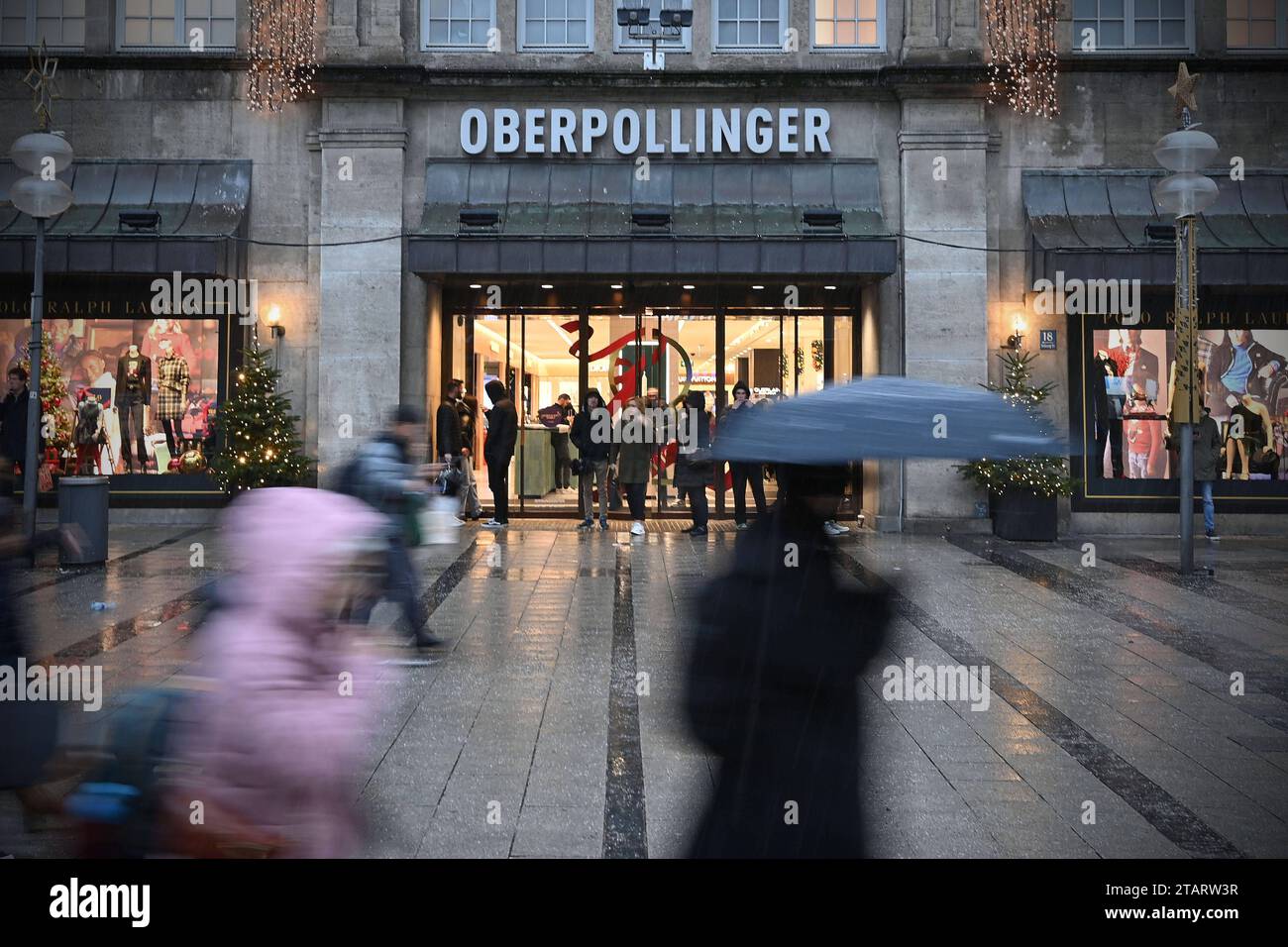 Der Oberpollinger ist ein bekanntes gehobenes Warenhaus in der ...
