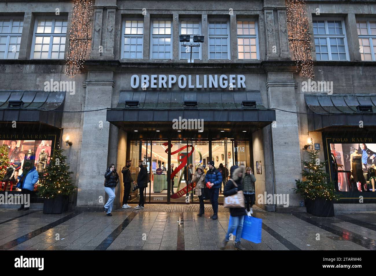 Der Oberpollinger ist ein bekanntes gehobenes Warenhaus in der ...