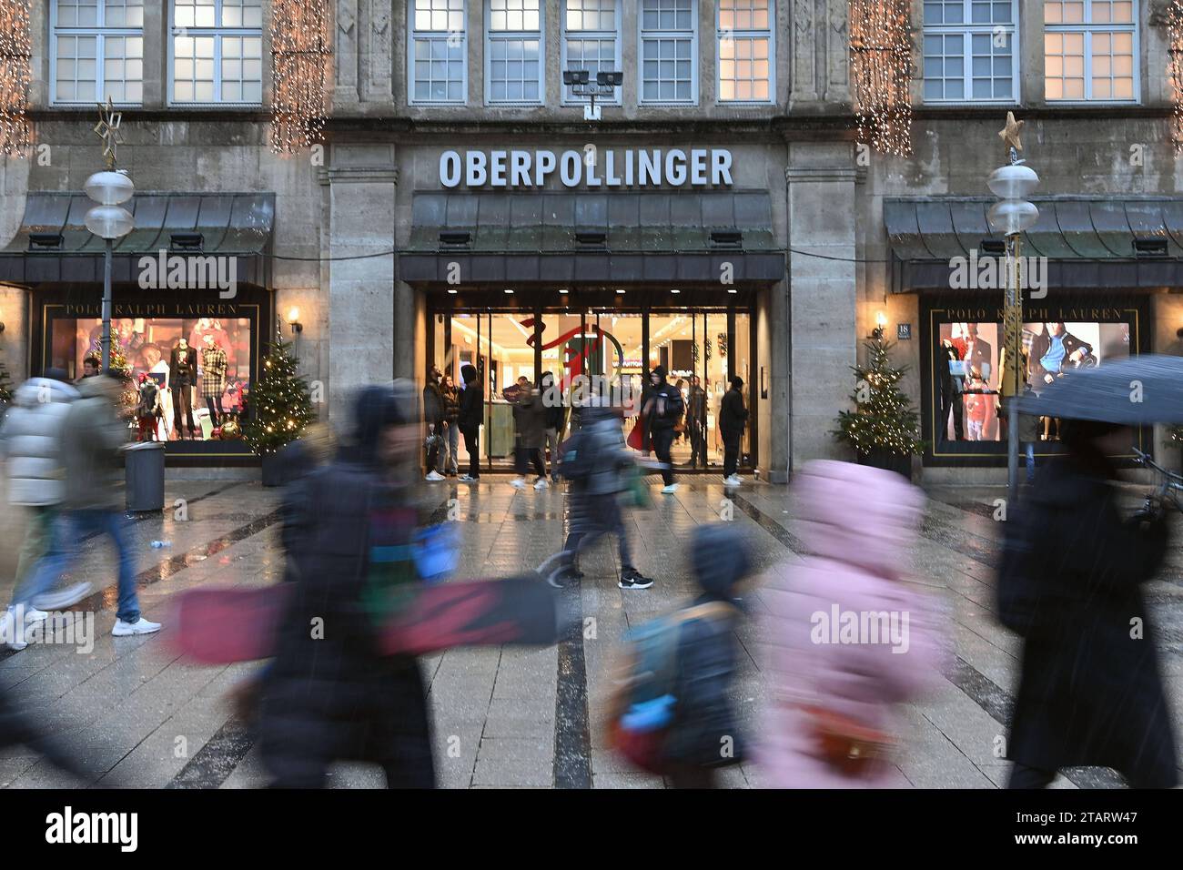 Der Oberpollinger ist ein bekanntes gehobenes Warenhaus in der ...