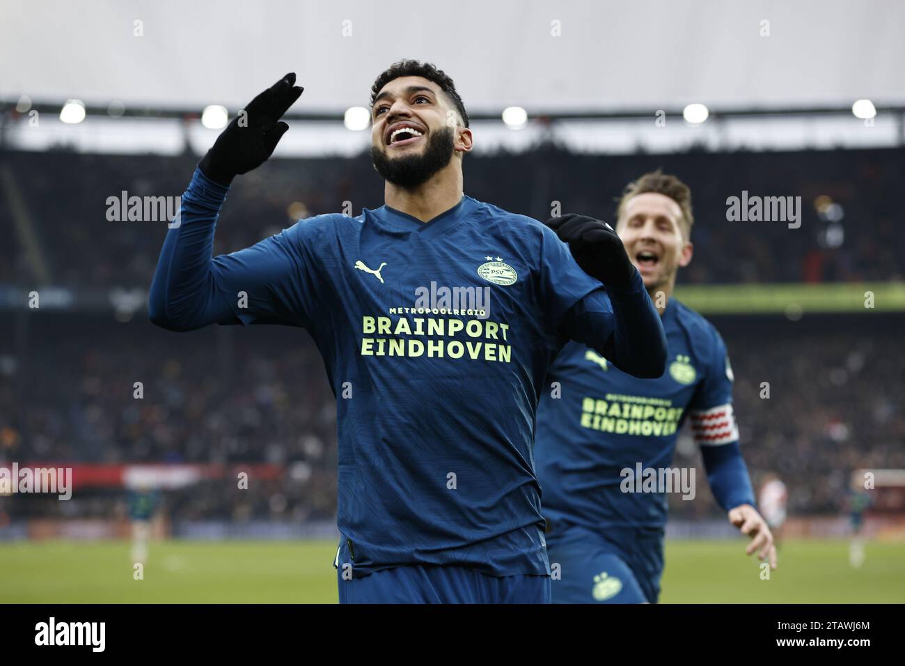 ROTTERDAM - Ismael Saibari vom PSV Eindhoven feiert das 0-1 während des ...