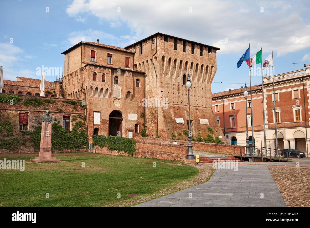 Pittoresco castello estense -Fotos und -Bildmaterial in hoher Auflösung ...