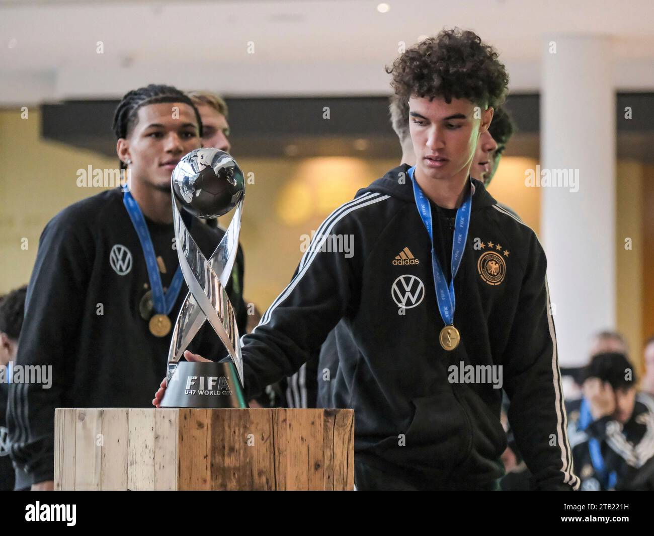 Frankfurt, Deutschland. Dezember 2023. Noah Darvich (Deutschland), GER, Offizieller Empfang der ...