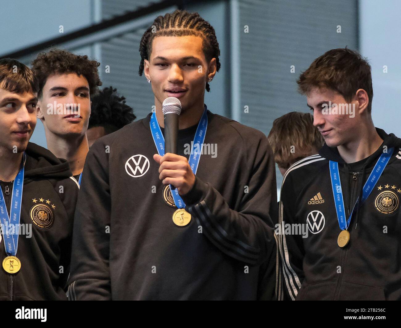 Frankfurt, Deutschland. Dezember 2023. Paris Brunner (Deutschland), GER, Offizieller Empfang der ...