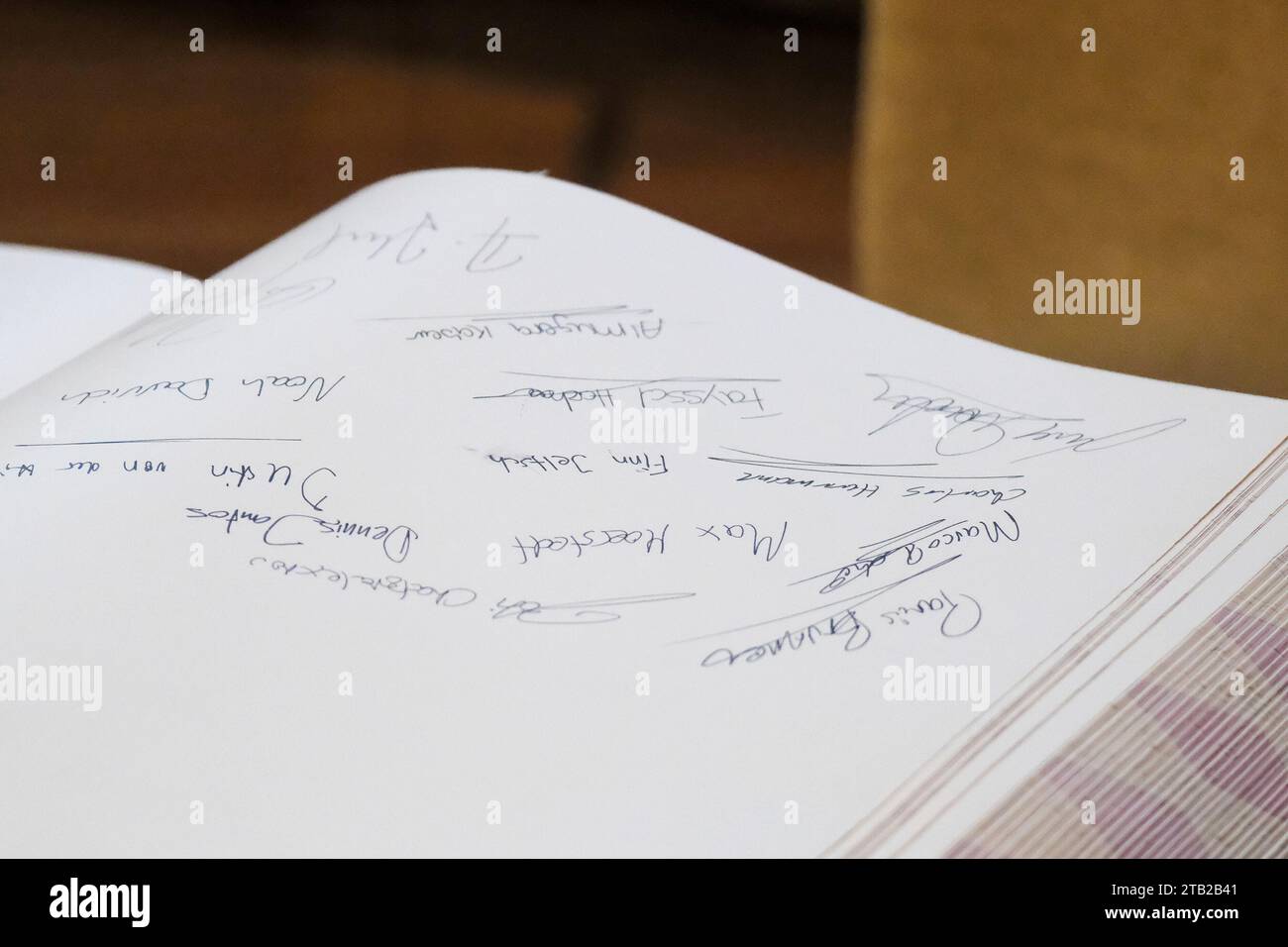 Frankfurt, Deutschland. Dezember 2023. Goldenes Buch der Stadt Frankfurt, GER, Offizieller ...