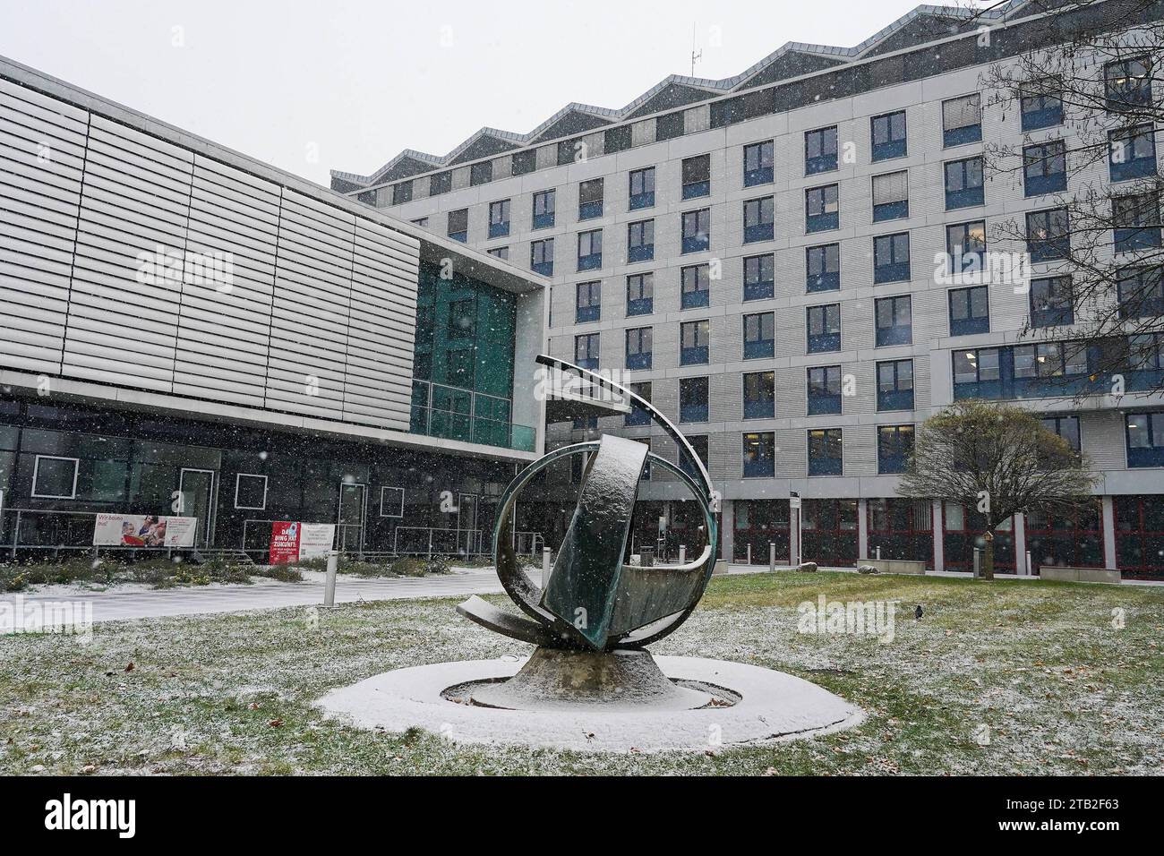 Schneefall am Landratsamt in Groß-Gerau - Groß-Gerau 04.12.2023 ...