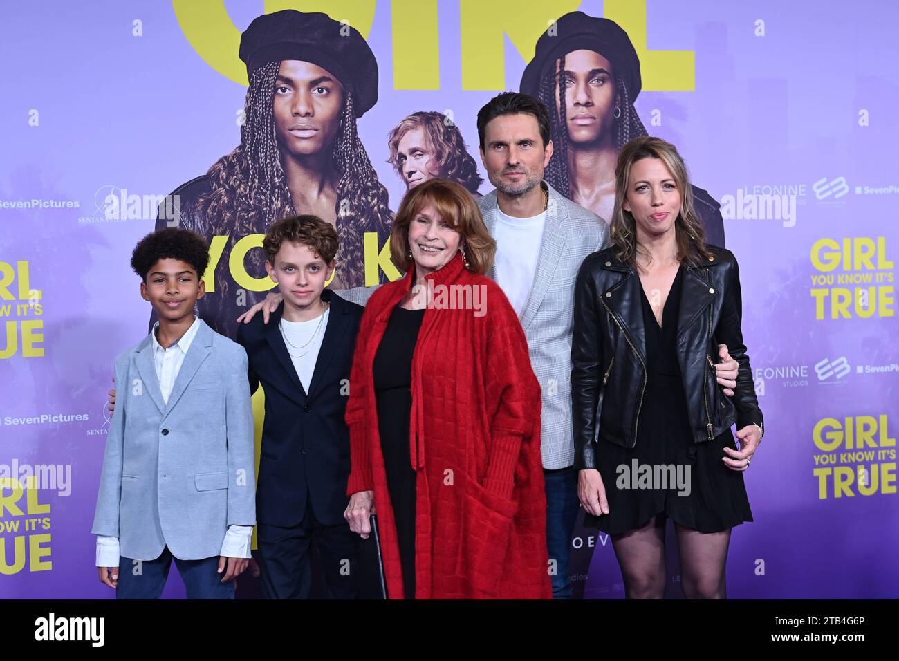 v.li: Romeo Guy da Silva, David Verhoeven, Senta Berger Regisseur, Simon Verhoeven Regisseur mit ...