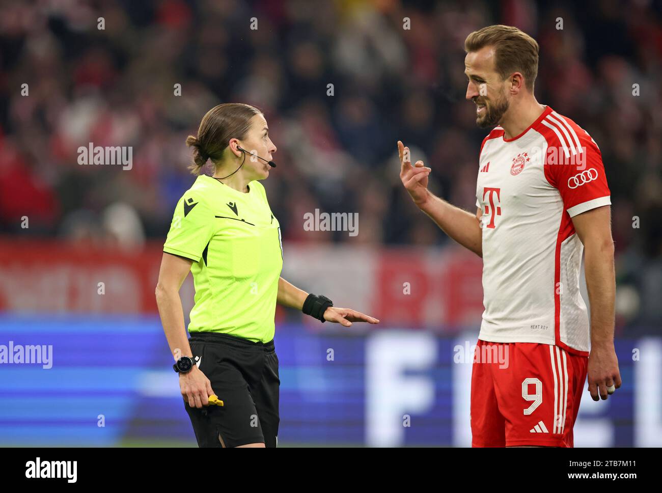 MÜNCHEN, DEUTSCHLAND - 29. NOVEMBER: UEFA Champions League-Spiel zwischen dem FC Bayern MŸnchen ...