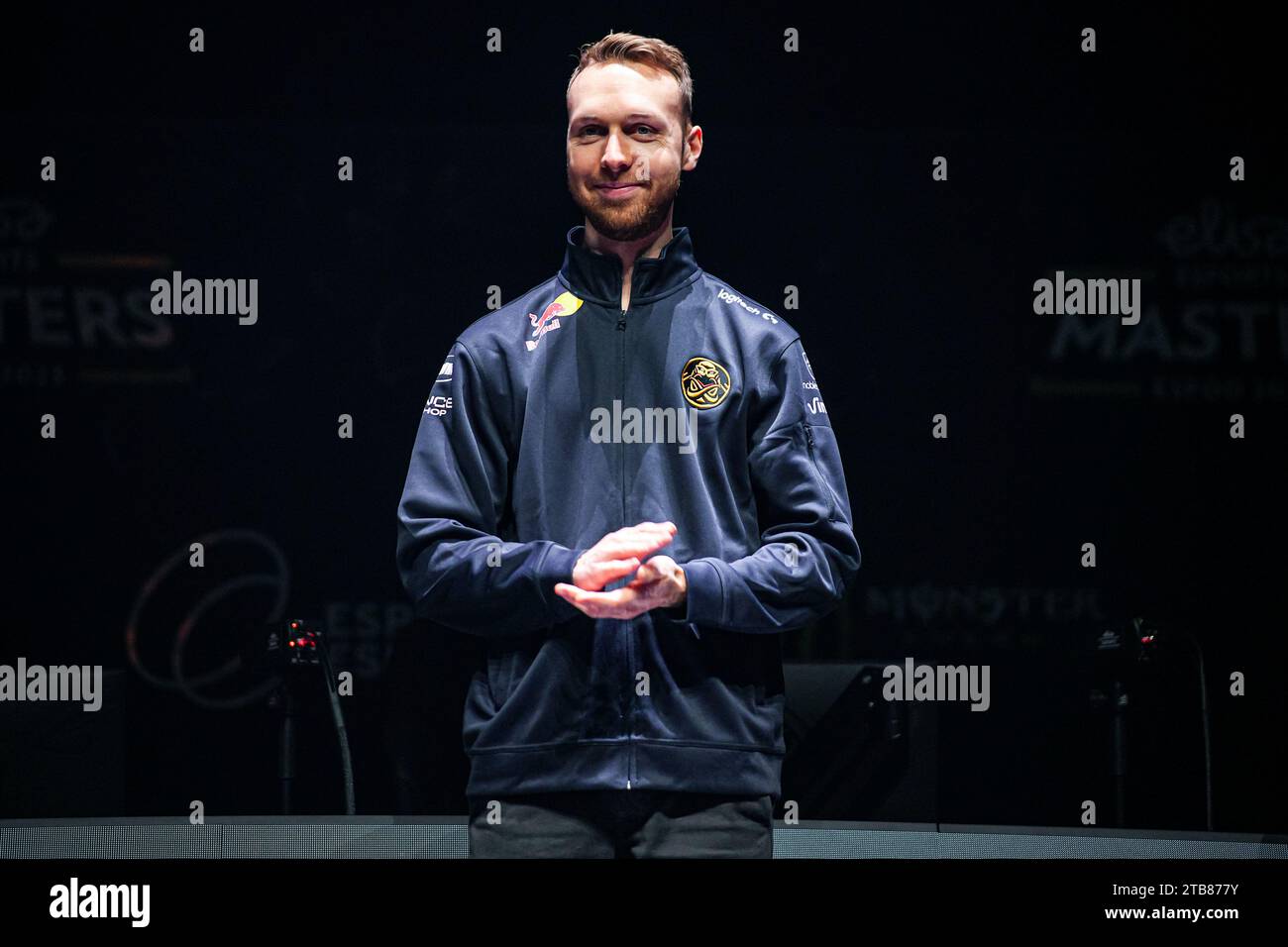 ESPOO, FINNLAND - 1. DEZEMBER: Lukas 'gla1ve' Rossander von ENCE Caps ...