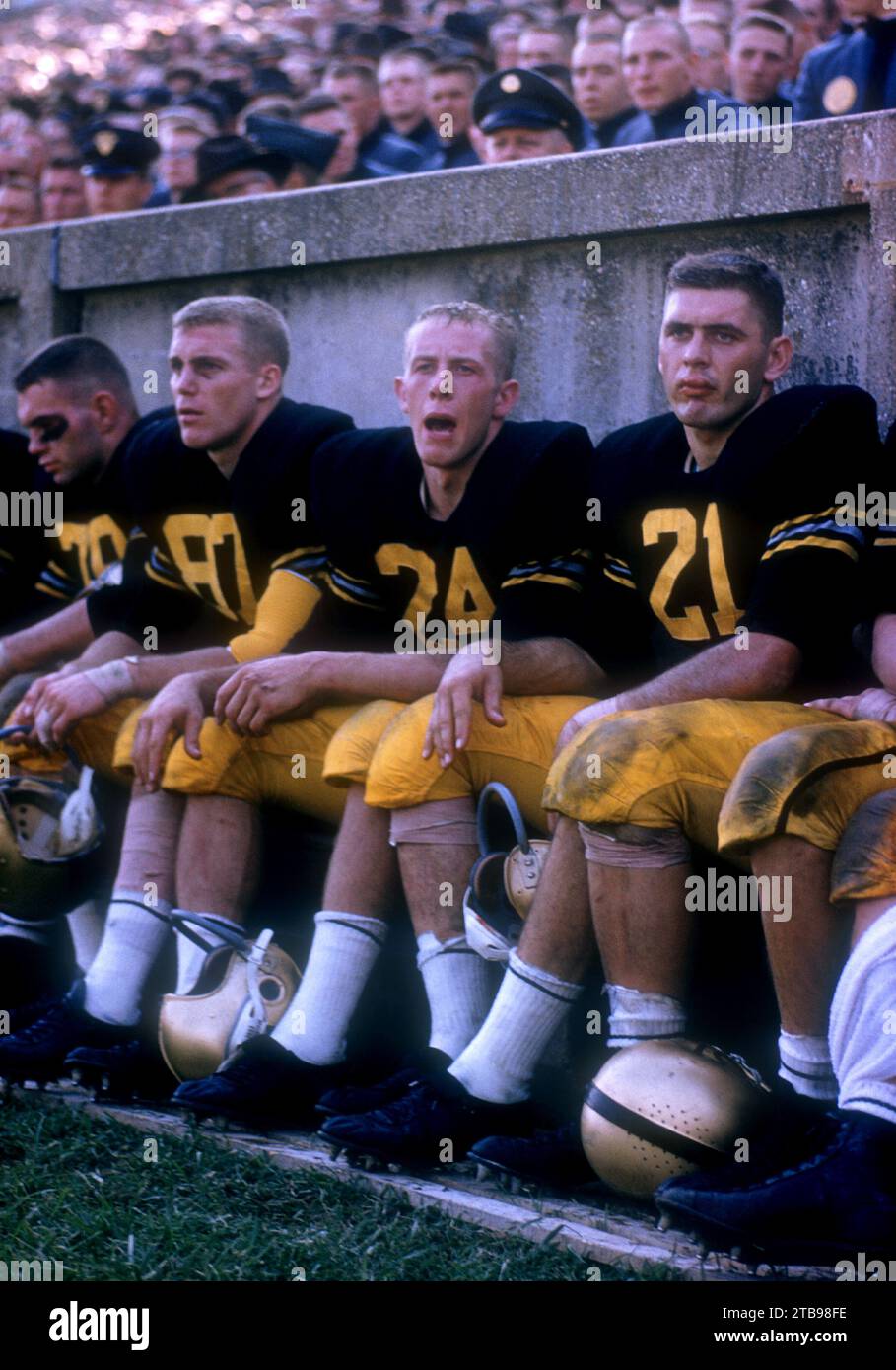 WEST POINT, NY – 4. OKTOBER: Bill Carpenter #87, Pete Dawkins #24 und ...